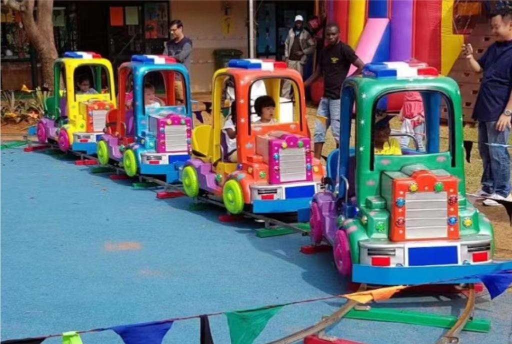 Track train - Guangzhou CHAYBAY Amusement Equipment Co., Ltd